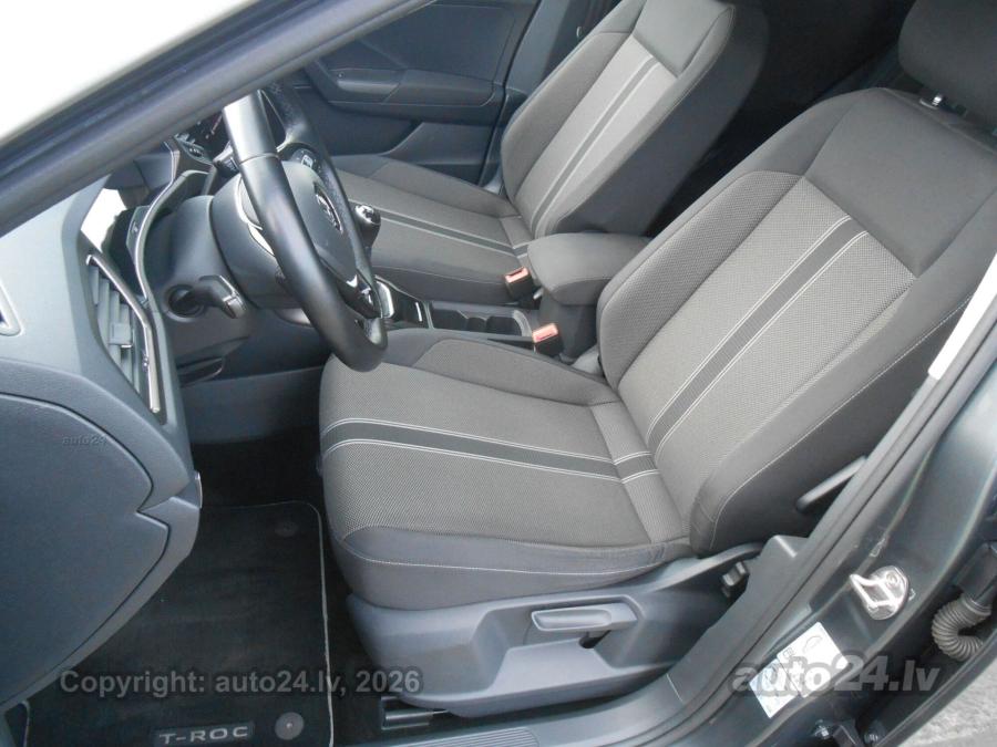 Grey Volkswagen T-Roc 2018 in Viljandi, with an engine capacity of 1.60 L and mileage of 171 thousand km for 13990 €, photo 11 on AUTOMOTO.COM.LV