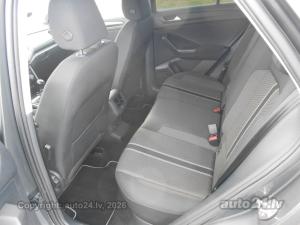 Grey Volkswagen T-Roc 2018 in Viljandi, with an engine capacity of 1.60 L and mileage of 171 thousand km for 13990 €, photo 12 on AUTOMOTO.COM.LV