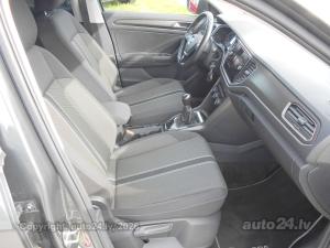 Grey Volkswagen T-Roc 2018 in Viljandi, with an engine capacity of 1.60 L and mileage of 171 thousand km for 13990 €, photo 13 on AUTOMOTO.COM.LV