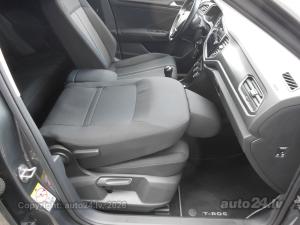 Grey Volkswagen T-Roc 2018 in Viljandi, with an engine capacity of 1.60 L and mileage of 171 thousand km for 13990 €, photo 14 on AUTOMOTO.COM.LV