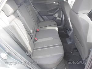 Grey Volkswagen T-Roc 2018 in Viljandi, with an engine capacity of 1.60 L and mileage of 171 thousand km for 13990 €, photo 15 on AUTOMOTO.COM.LV