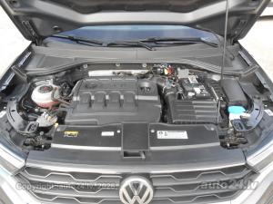 Grey Volkswagen T-Roc 2018 in Viljandi, with an engine capacity of 1.60 L and mileage of 171 thousand km for 13990 €, photo 16 on AUTOMOTO.COM.LV