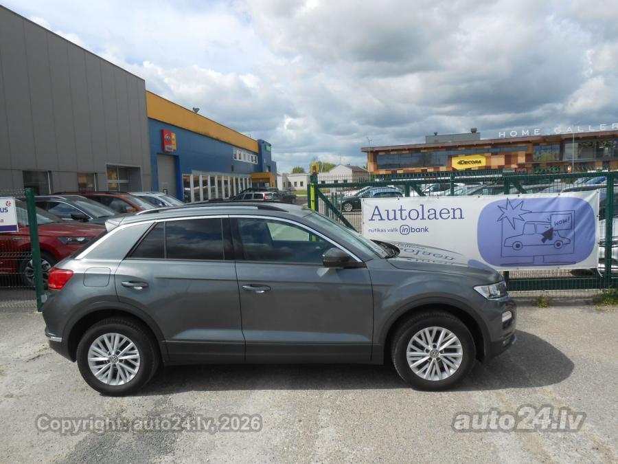 Grey Volkswagen T-Roc 2018 in Viljandi, with an engine capacity of 1.60 L and mileage of 171 thousand km for 13990 €, photo 20 on AUTOMOTO.COM.LV