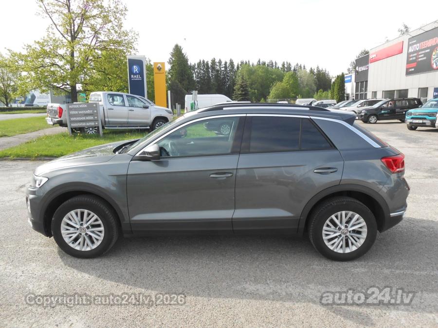 Grey Volkswagen T-Roc 2018 in Viljandi, with an engine capacity of 1.60 L and mileage of 171 thousand km for 13990 €, photo 21 on AUTOMOTO.COM.LV