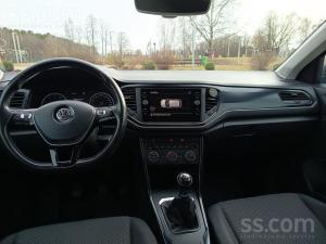 Pelēks Volkswagen T-Roc 2018 Rīga, ar dzinēja tilpumu 1.00 L un nobraukumu 163 tūkst. km par 12900 €, foto 5 vietnē AUTOMOTO.COM.LV