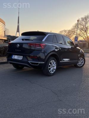 Pelēks Volkswagen T-Roc 2018 Rīga, ar dzinēja tilpumu 1.50 L un nobraukumu 203 tūkst. km par 15300 €, foto 5 vietnē AUTOMOTO.COM.LV