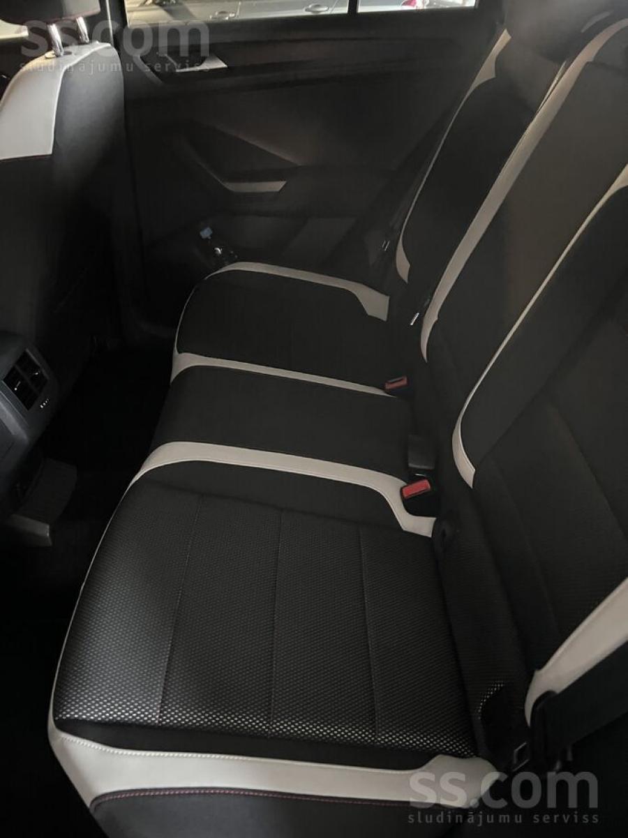Pelēks Volkswagen T-Roc 2018 Rīga, ar dzinēja tilpumu 1.50 L un nobraukumu 203 tūkst. km par 15300 €, foto 29 vietnē AUTOMOTO.COM.LV