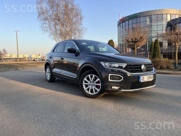 Pelēks Volkswagen T-Roc 2018 Rīga, ar dzinēja tilpumu 1.50 L un nobraukumu 203 tūkst. km par 15300 €, foto 2 vietnē AUTOMOTO.COM.LV