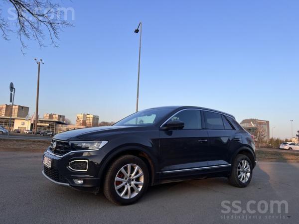 Pelēks Volkswagen T-Roc 2018 Rīga, ar dzinēja tilpumu 1.50 L un nobraukumu 203 tūkst. km par 15300 €, foto 7 vietnē AUTOMOTO.COM.LV
