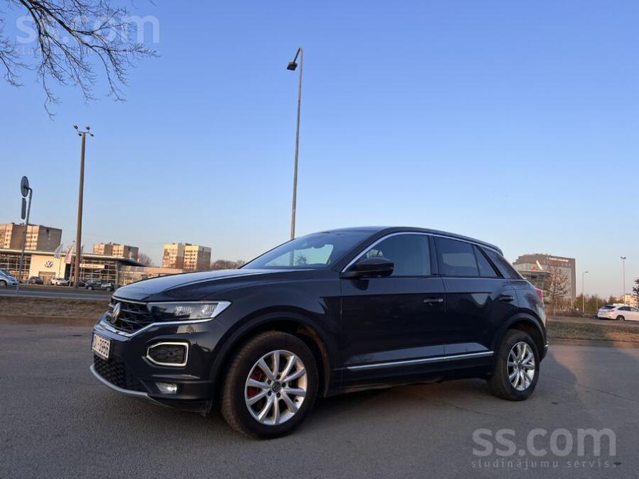 Pelēks Volkswagen T-Roc 2018 Rīga, ar dzinēja tilpumu 1.50 L un nobraukumu 203 tūkst. km par 15300 €, foto 8 vietnē AUTOMOTO.COM.LV