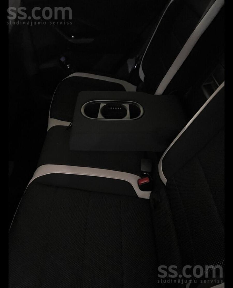 Pelēks Volkswagen T-Roc 2018 Rīga, ar dzinēja tilpumu 1.50 L un nobraukumu 203 tūkst. km par 15300 €, foto 12 vietnē AUTOMOTO.COM.LV