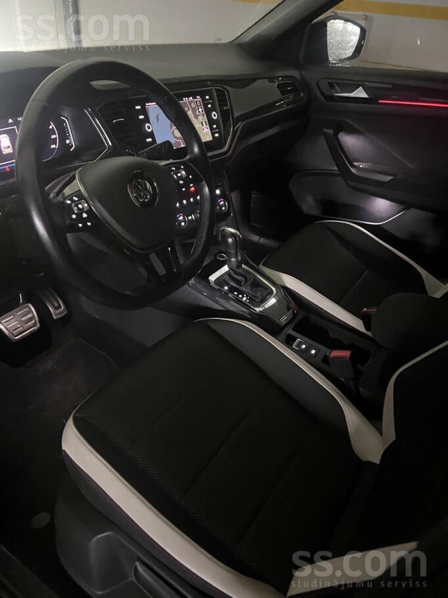 Pelēks Volkswagen T-Roc 2018 Rīga, ar dzinēja tilpumu 1.50 L un nobraukumu 203 tūkst. km par 15300 €, foto 14 vietnē AUTOMOTO.COM.LV