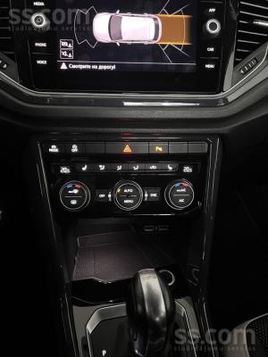 Pelēks Volkswagen T-Roc 2018 Rīga, ar dzinēja tilpumu 1.50 L un nobraukumu 203 tūkst. km par 15300 €, foto 21 vietnē AUTOMOTO.COM.LV
