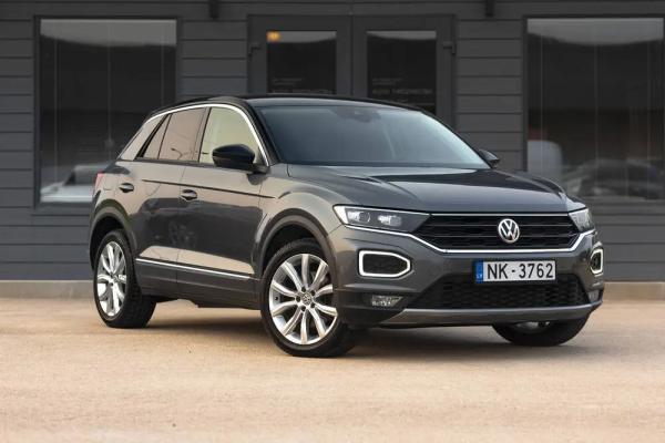 Pelēks Volkswagen T-Roc 2018 Jelgava, ar dzinēja tilpumu 2.00 L un nobraukumu 199 tūkst. km par 15350 €, foto 1 vietnē AUTOMOTO.COM.LV