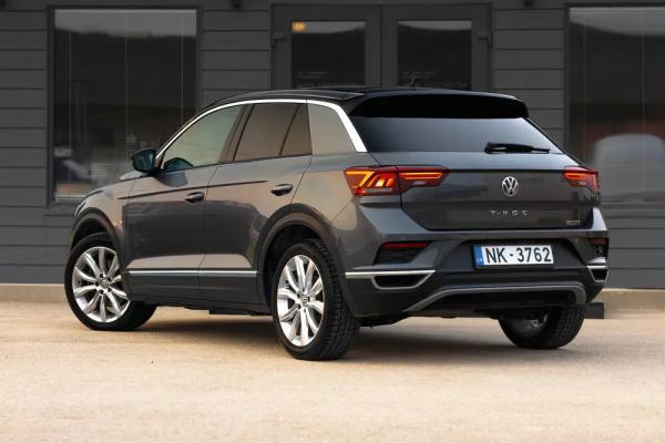 Pelēks Volkswagen T-Roc 2018 Jelgava, ar dzinēja tilpumu 2.00 L un nobraukumu 199 tūkst. km par 15350 €, foto 2 vietnē AUTOMOTO.COM.LV