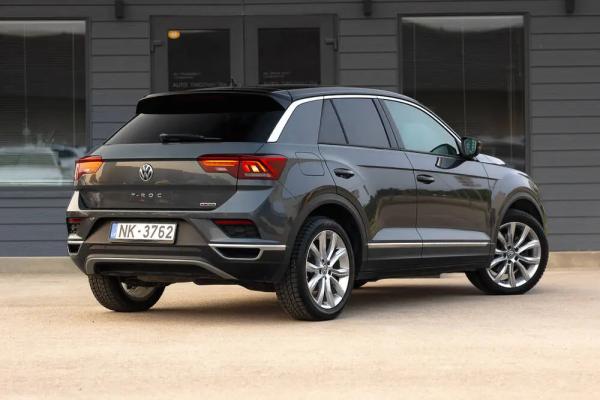 Pelēks Volkswagen T-Roc 2018 Jelgava, ar dzinēja tilpumu 2.00 L un nobraukumu 199 tūkst. km par 15350 €, foto 4 vietnē AUTOMOTO.COM.LV
