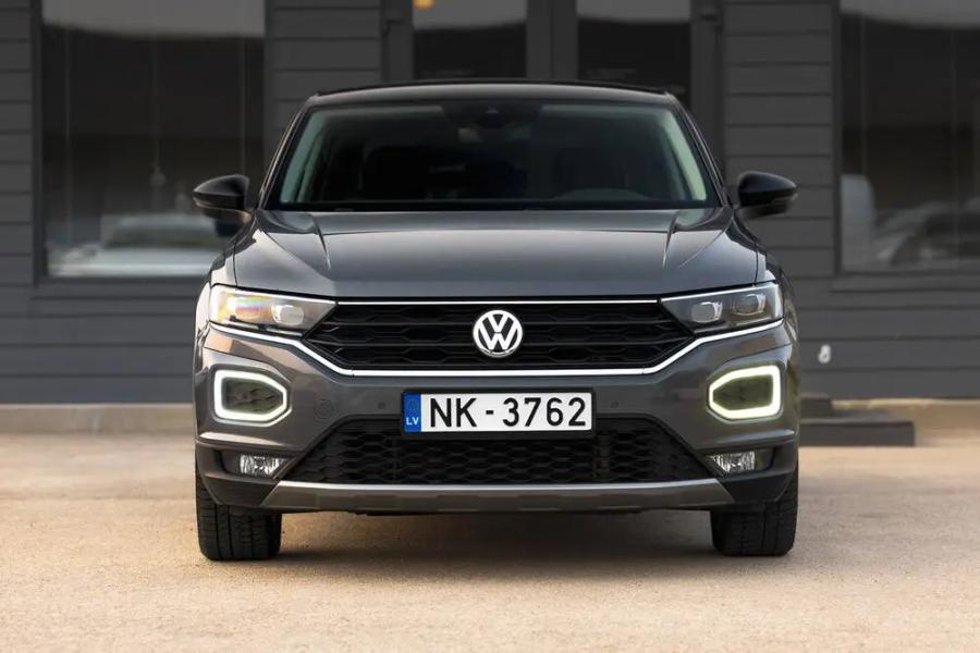 Pelēks Volkswagen T-Roc 2018 Jelgava, ar dzinēja tilpumu 2.00 L un nobraukumu 199 tūkst. km par 15350 €, foto 6 vietnē AUTOMOTO.COM.LV