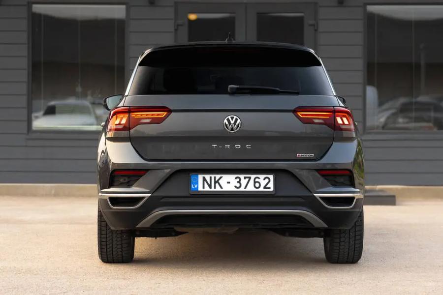 Pelēks Volkswagen T-Roc 2018 Jelgava, ar dzinēja tilpumu 2.00 L un nobraukumu 199 tūkst. km par 15350 €, foto 8 vietnē AUTOMOTO.COM.LV