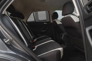 Pelēks Volkswagen T-Roc 2018 Jelgava, ar dzinēja tilpumu 2.00 L un nobraukumu 199 tūkst. km par 15350 €, foto 11 vietnē AUTOMOTO.COM.LV