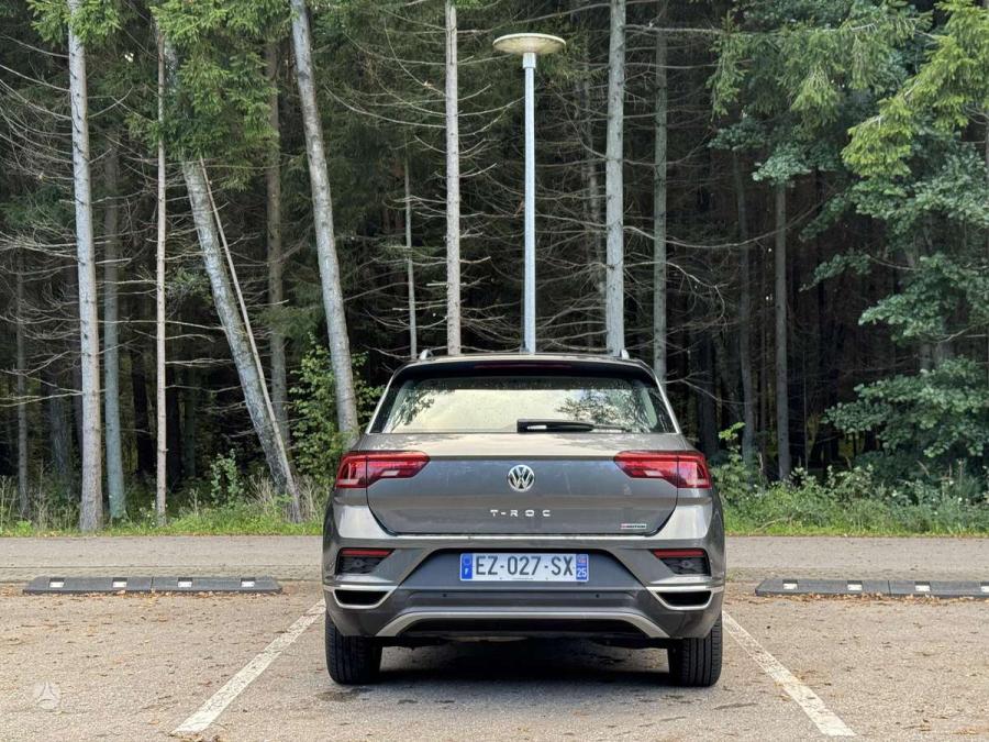 Pelēks Volkswagen T-Roc 2018 Klaipėda, ar dzinēja tilpumu 1.97 L un nobraukumu 198 tūkst. km par 15700 €, foto 12 vietnē AUTOMOTO.COM.LV