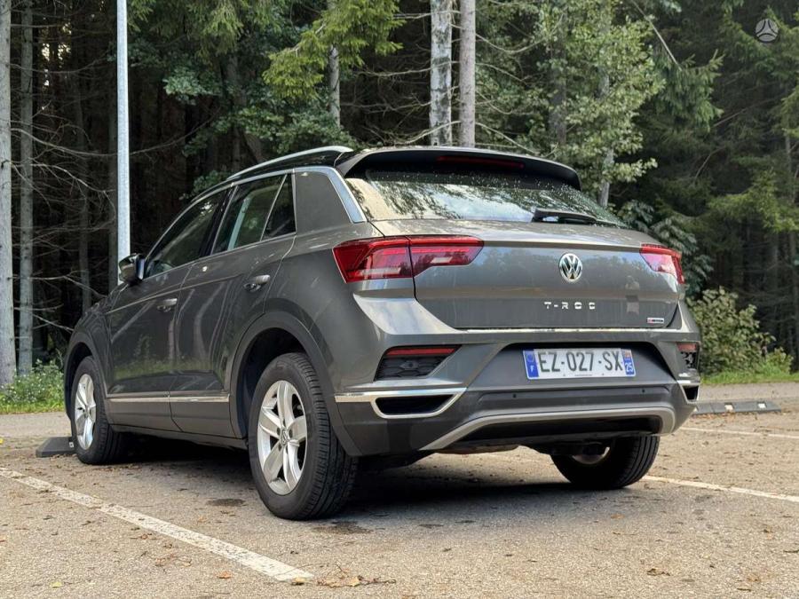 Pelēks Volkswagen T-Roc 2018 Klaipėda, ar dzinēja tilpumu 1.97 L un nobraukumu 198 tūkst. km par 15700 €, foto 19 vietnē AUTOMOTO.COM.LV