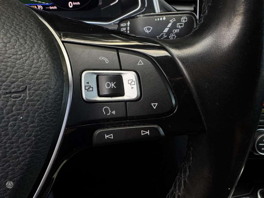 Pelēks Volkswagen T-Roc 2018 Klaipėda, ar dzinēja tilpumu 1.97 L un nobraukumu 198 tūkst. km par 15700 €, foto 37 vietnē AUTOMOTO.COM.LV