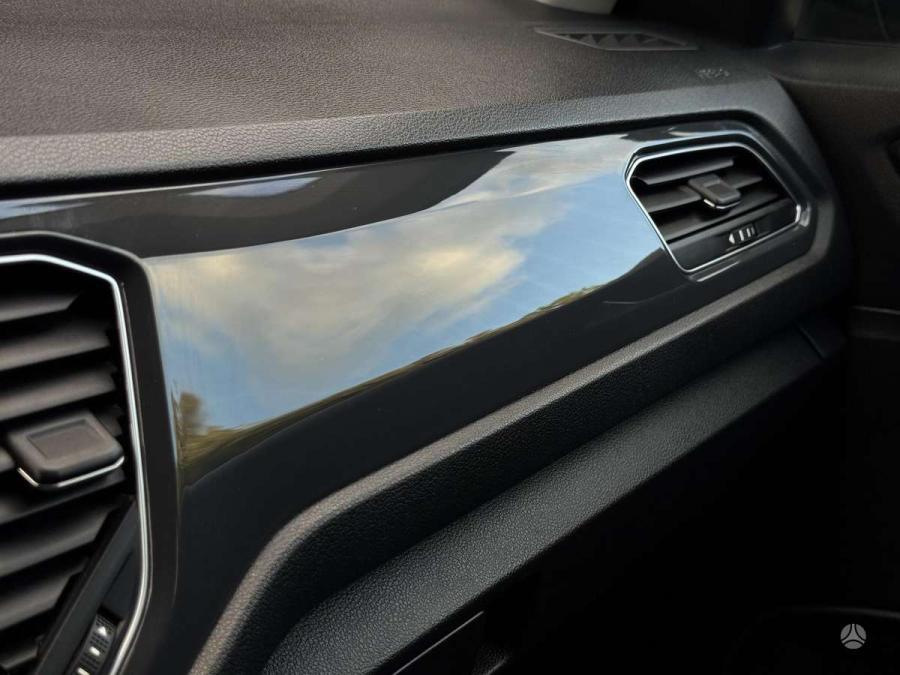 Pelēks Volkswagen T-Roc 2018 Klaipėda, ar dzinēja tilpumu 1.97 L un nobraukumu 198 tūkst. km par 15700 €, foto 39 vietnē AUTOMOTO.COM.LV