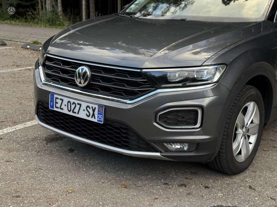 Pelēks Volkswagen T-Roc 2018 Klaipėda, ar dzinēja tilpumu 1.97 L un nobraukumu 198 tūkst. km par 15700 €, foto 43 vietnē AUTOMOTO.COM.LV