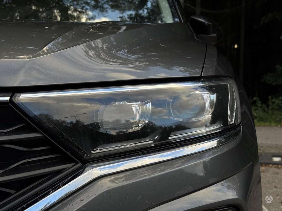 Pelēks Volkswagen T-Roc 2018 Klaipėda, ar dzinēja tilpumu 1.97 L un nobraukumu 198 tūkst. km par 15700 €, foto 44 vietnē AUTOMOTO.COM.LV