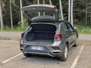 Pelēks Volkswagen T-Roc 2018 Klaipėda, ar dzinēja tilpumu 1.97 L un nobraukumu 198 tūkst. km par 15700 €, foto 50 vietnē AUTOMOTO.COM.LV