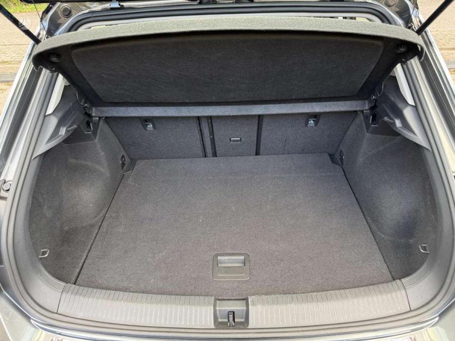 Pelēks Volkswagen T-Roc 2018 Klaipėda, ar dzinēja tilpumu 1.97 L un nobraukumu 198 tūkst. km par 15700 €, foto 51 vietnē AUTOMOTO.COM.LV