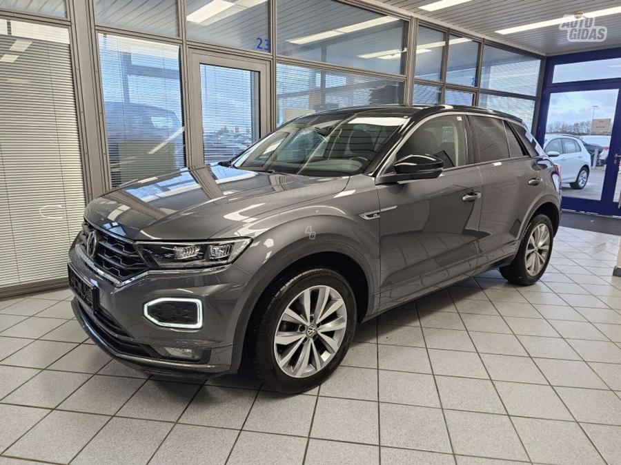 Grey Volkswagen T-Roc 2019 in Kaunas, with an engine capacity of 1.50 L and mileage of 58 thousand km for 23018 €, photo 2 on AUTOMOTO.COM.LV