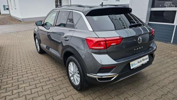 Grey Volkswagen T-Roc 2019 in Kaunas, with an engine capacity of 1.50 L and mileage of 55 thousand km for 21875 €, photo 6 on AUTOMOTO.COM.LV