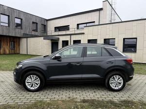 Pelēks Volkswagen T-Roc 2019 Tauragė, ar dzinēja tilpumu 1.00 L un nobraukumu 111 tūkst. km par 13500 €, foto 4 vietnē AUTOMOTO.COM.LV