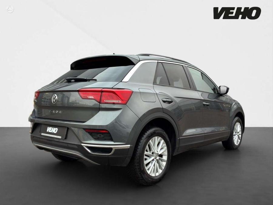 Pelēks Volkswagen T-Roc 2019 Viļņa, ar dzinēja tilpumu 1.97 L un nobraukumu 140 tūkst. km par 18200 €, foto 5 vietnē AUTOMOTO.COM.LV
