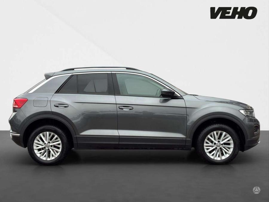 Pelēks Volkswagen T-Roc 2019 Viļņa, ar dzinēja tilpumu 1.97 L un nobraukumu 140 tūkst. km par 18200 €, foto 6 vietnē AUTOMOTO.COM.LV