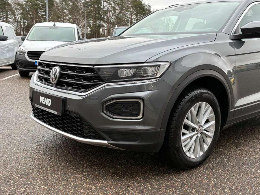 Pelēks Volkswagen T-Roc 2019 Viļņa, ar dzinēja tilpumu 1.97 L un nobraukumu 140 tūkst. km par 18200 €, foto 9 vietnē AUTOMOTO.COM.LV