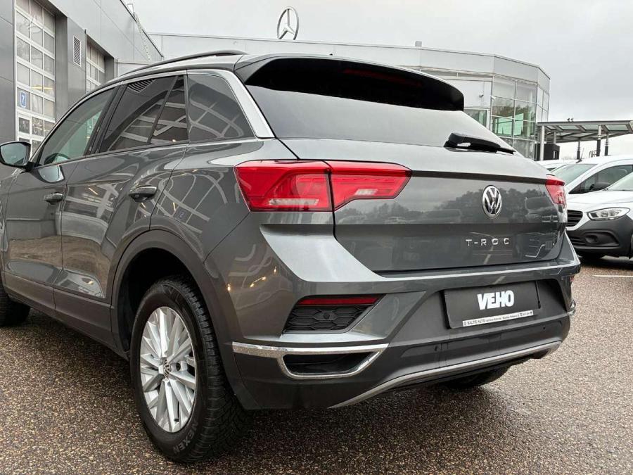 Pelēks Volkswagen T-Roc 2019 Viļņa, ar dzinēja tilpumu 1.97 L un nobraukumu 140 tūkst. km par 18200 €, foto 10 vietnē AUTOMOTO.COM.LV