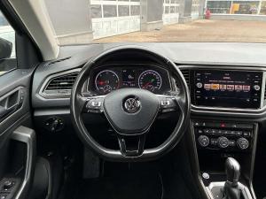 Pelēks Volkswagen T-Roc 2019 Viļņa, ar dzinēja tilpumu 1.97 L un nobraukumu 140 tūkst. km par 18200 €, foto 17 vietnē AUTOMOTO.COM.LV