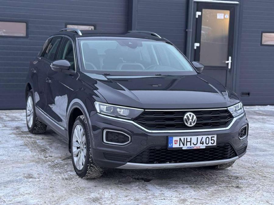 Pelēks Volkswagen T-Roc 2019 Kauņa, ar dzinēja tilpumu 1.50 L un nobraukumu 165 tūkst. km par 14650 €, foto 1 vietnē AUTOMOTO.COM.LV