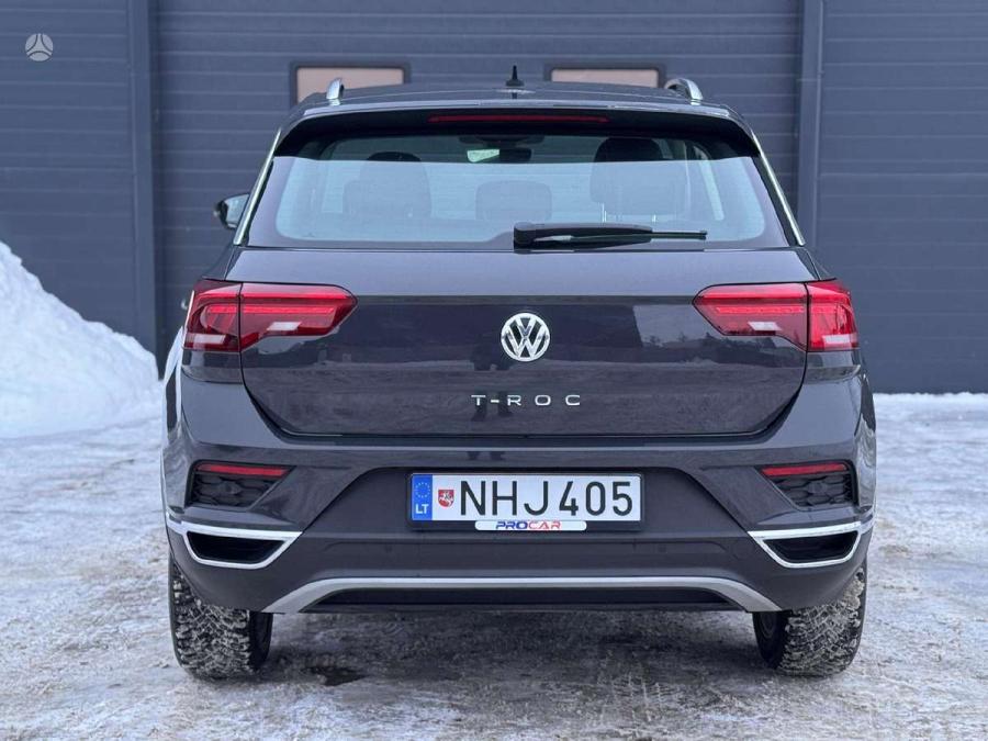 Pelēks Volkswagen T-Roc 2019 Kauņa, ar dzinēja tilpumu 1.50 L un nobraukumu 165 tūkst. km par 14650 €, foto 5 vietnē AUTOMOTO.COM.LV