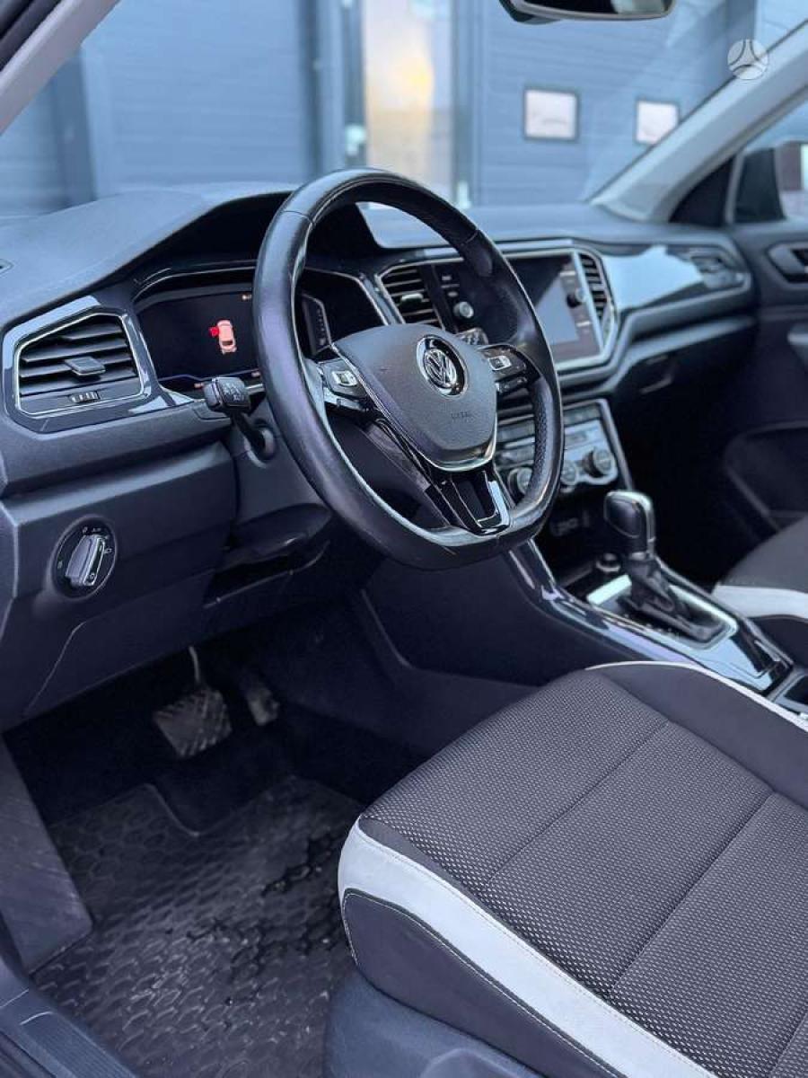 Pelēks Volkswagen T-Roc 2019 Kauņa, ar dzinēja tilpumu 1.50 L un nobraukumu 165 tūkst. km par 14650 €, foto 12 vietnē AUTOMOTO.COM.LV
