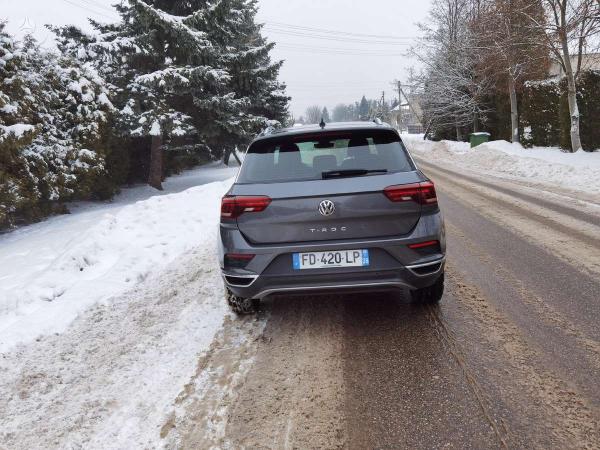 Grey Volkswagen T-Roc 2019 in Kaunas, with an engine capacity of 1.97 L and mileage of 194 thousand km for 9300 €, photo 8 on AUTOMOTO.COM.LV