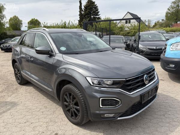 Grey Volkswagen T-Roc 2019 in Vilnius, with an engine capacity of 2.00 L and mileage of 94 thousand km for 16900 €, photo 2 on AUTOMOTO.COM.LV