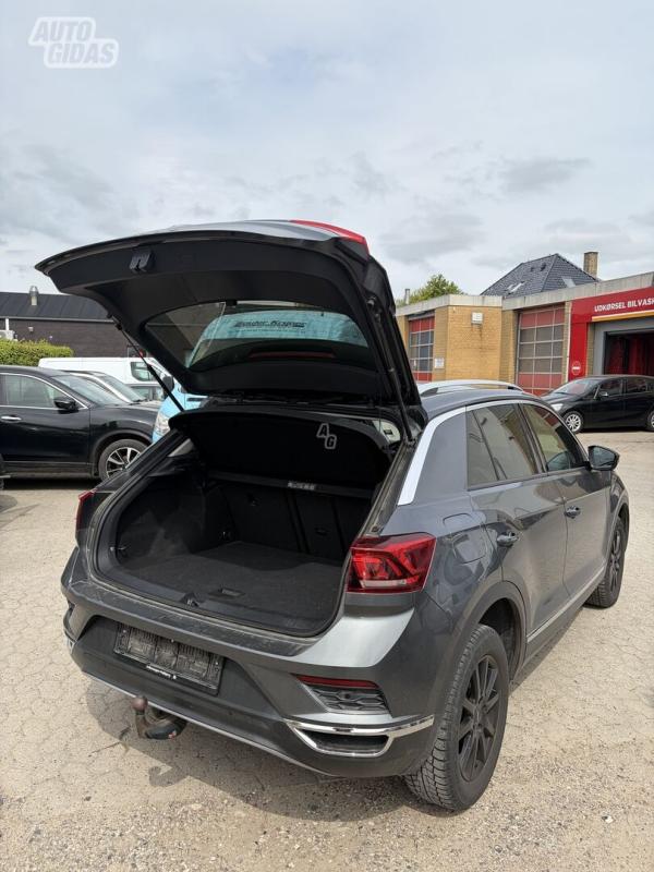 Grey Volkswagen T-Roc 2019 in Vilnius, with an engine capacity of 2.00 L and mileage of 94 thousand km for 16900 €, photo 9 on AUTOMOTO.COM.LV