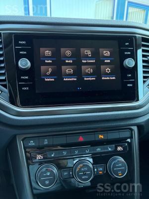 Grey Volkswagen T-Roc 2019 in Riga, with an engine capacity of 1.50 L and mileage of 183 thousand km for 14999 €, photo 12 on AUTOMOTO.COM.LV