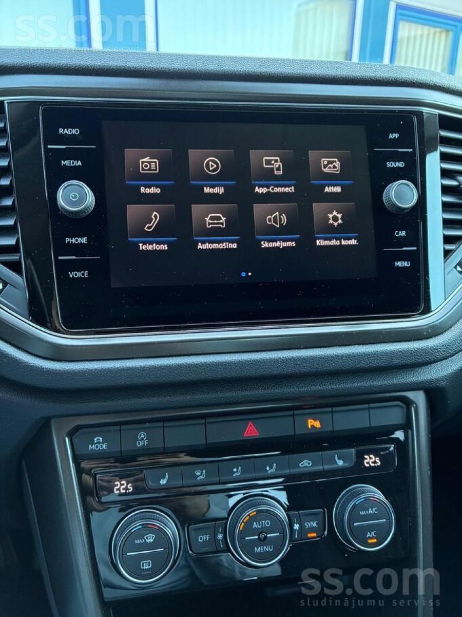 Grey Volkswagen T-Roc 2019 in Riga, with an engine capacity of 1.50 L and mileage of 183 thousand km for 14999 €, photo 12 on AUTOMOTO.COM.LV
