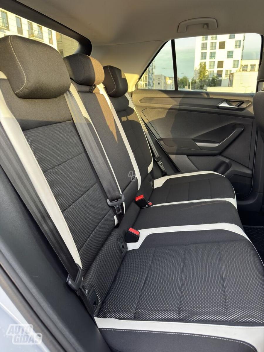 Pelēks Volkswagen T-Roc 2019 Viļņa, ar dzinēja tilpumu 2.00 L un nobraukumu 155 tūkst. km par 18500 €, foto 17 vietnē AUTOMOTO.COM.LV