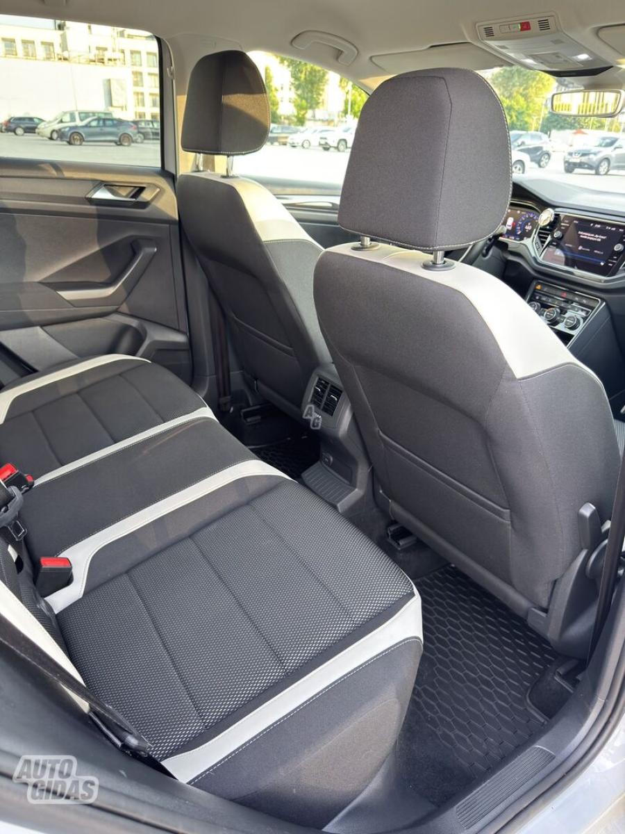 Pelēks Volkswagen T-Roc 2019 Viļņa, ar dzinēja tilpumu 2.00 L un nobraukumu 155 tūkst. km par 18500 €, foto 18 vietnē AUTOMOTO.COM.LV