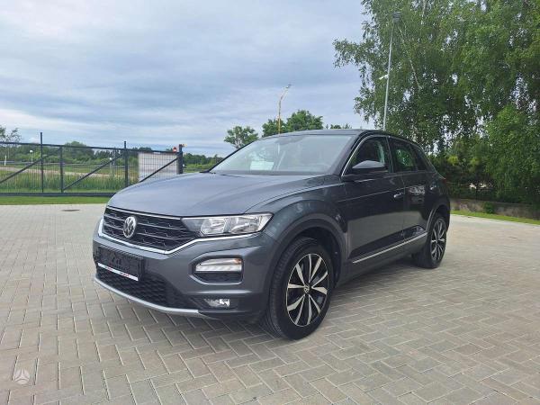 Pelēks Volkswagen T-Roc 2019 Kauņa, ar dzinēja tilpumu 1.97 L un nobraukumu 158 tūkst. km par 15800 €, foto 1 vietnē AUTOMOTO.COM.LV